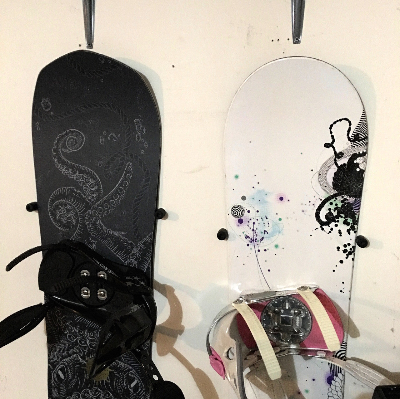 The Cinch Snowboard Display | Floating Rack | 2 Boards – StoreYourBoard